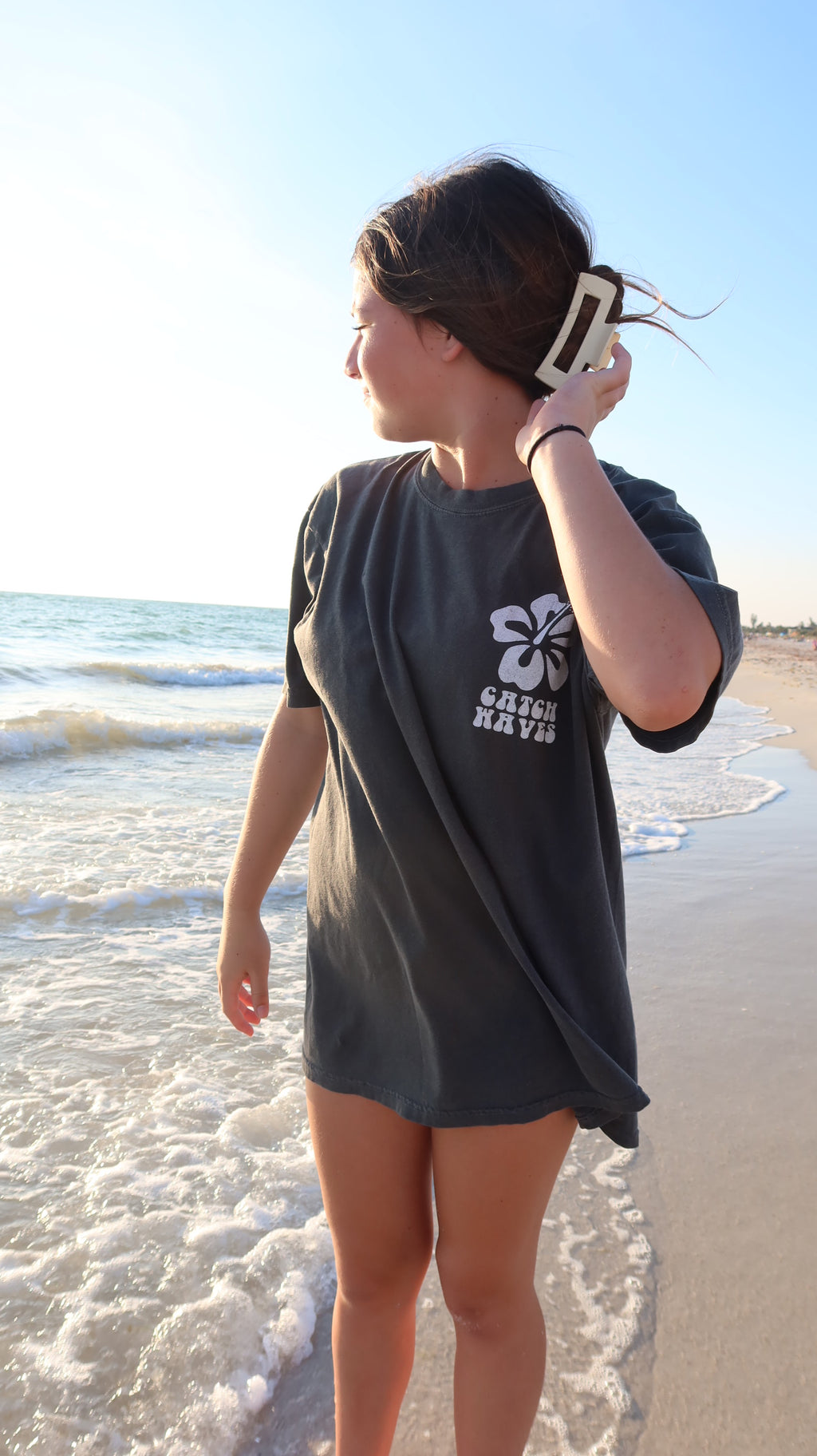 BEACH CATCH WAVE VINTAGE OVERSIZED TEE – Outfitted Threadz